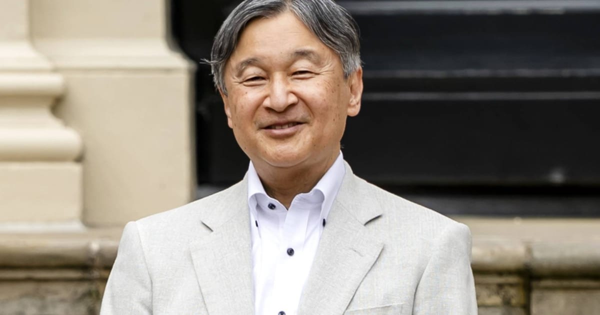 Waar was keizerin Masako? Japanse keizer poseert plots alleen voor ...
