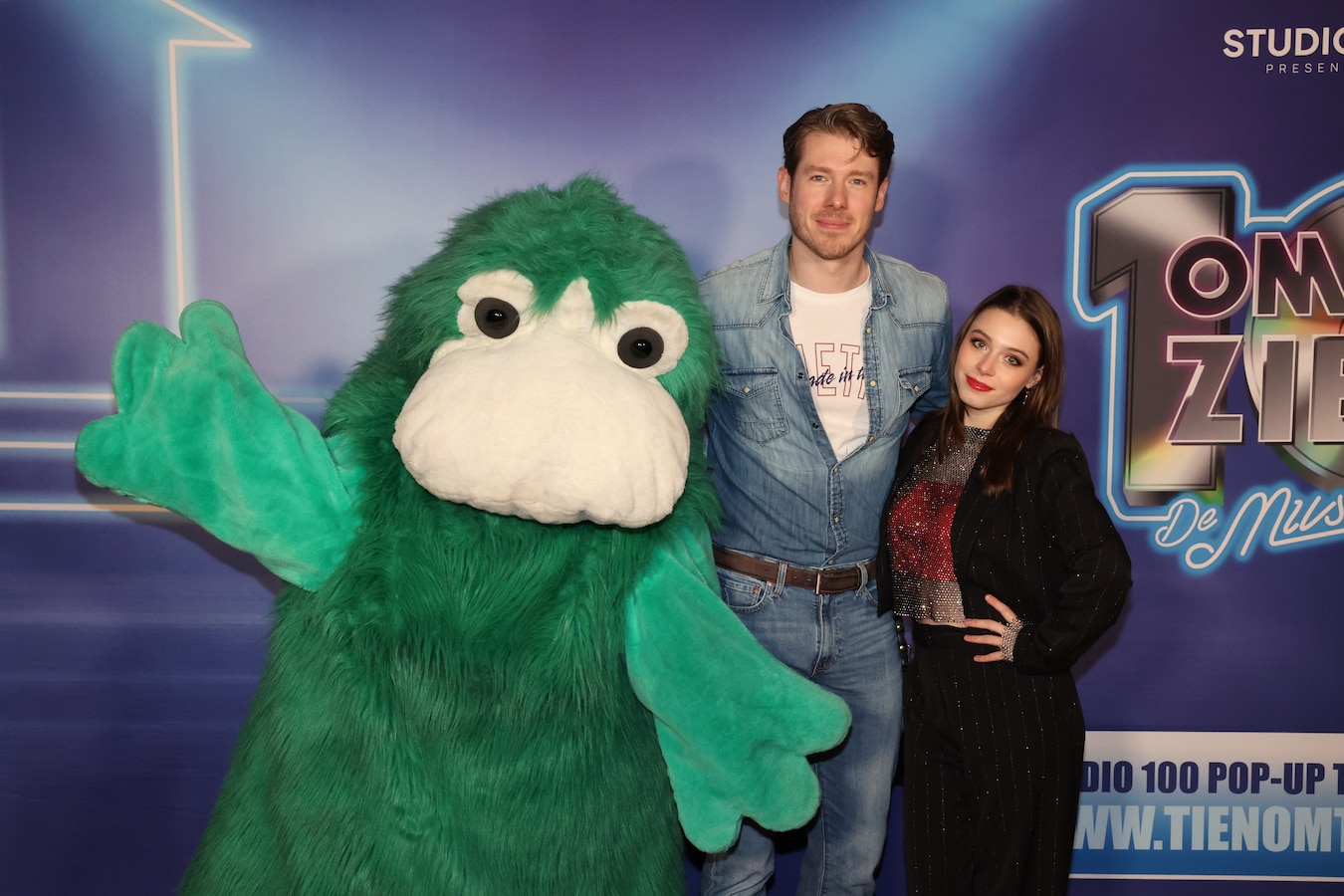 IN BEELD. Koen Wauters met zoon Nono en Willy Sommers stelt nieuwe ...