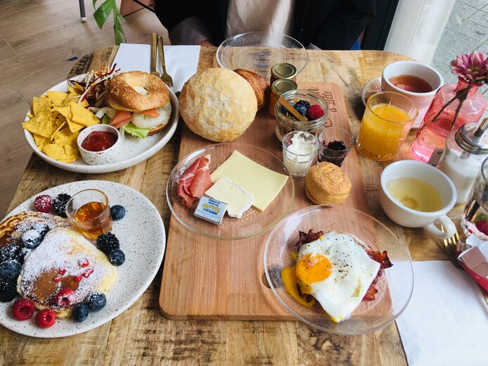 RESTOTIP. Brunch a Lotte in Hasselt: “Zoete French toasts, ‘scones’ of ...