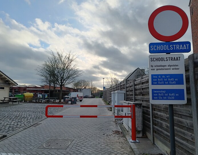 Eerste bareel is geplaatst aan Kinderpad in Bevel | Nijlen | hln.be