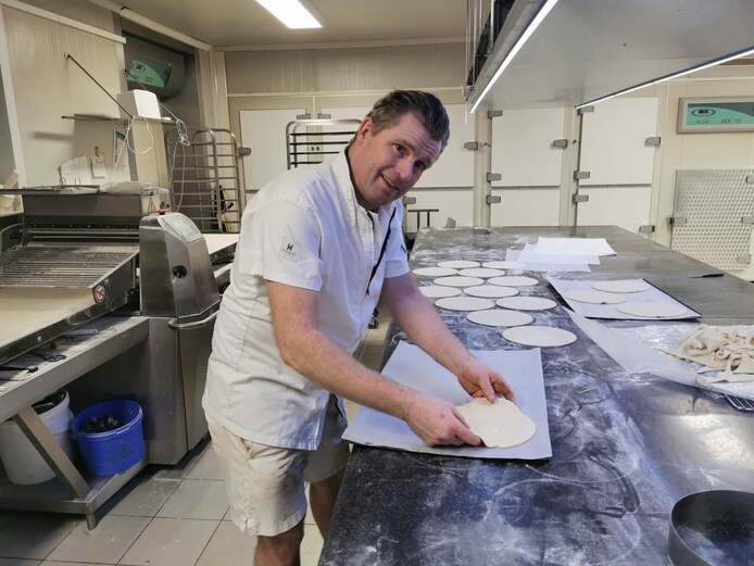 "Eén driekoningentaart brengt juweel van 1.900 euro op": bakkerij ...