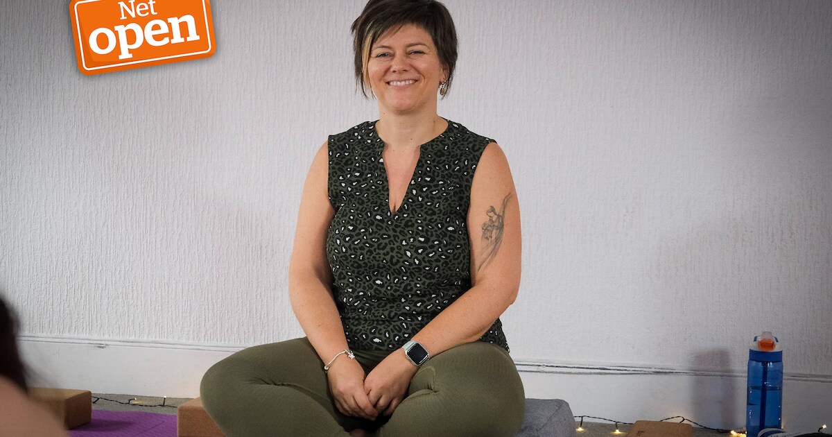 “Het was nu of nooit”: Tina (40) opent Wauw Studio met yoga en ...