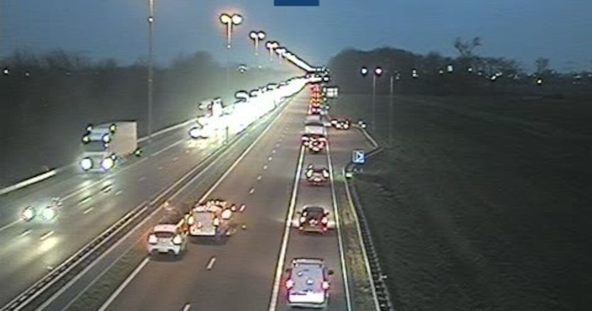 Drie voertuigen betrokken bij ongeval op de A2 bij Roosteren | Maaseik ...