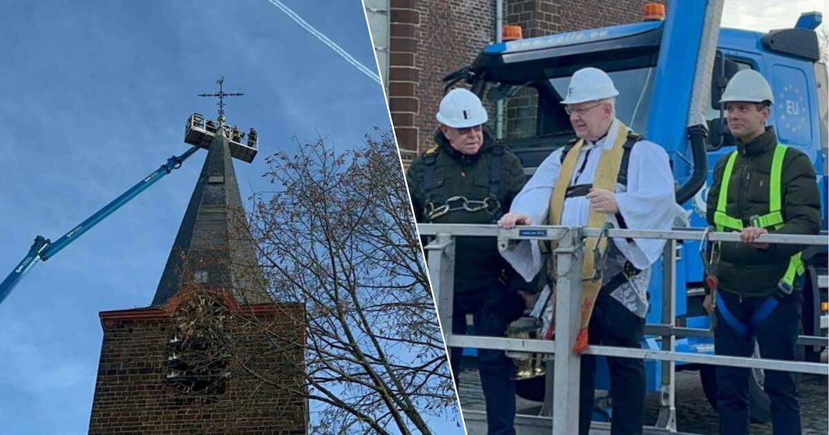 Priester gaat 40 meter de lucht in om nieuwe torenhaan te zegenen in ...