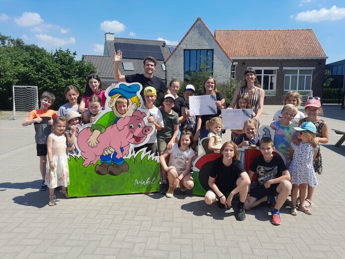 Volkse ‘Schijt je rijk’ zorgt op basisschool Twinkel voor centen voor ...
