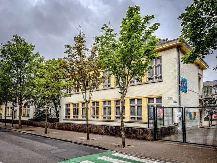 Schoolgebouwen op toplocatie in Knokke te koop: “Alleen wie 29 miljoen ...