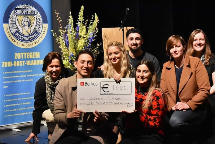 Soroptimist Zottegem-ZOVL deelt cheques uit op filmgala (en maakt zich ...