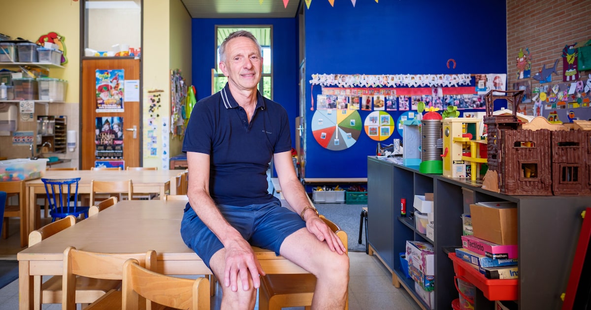 Johan (61) neemt na 41 jaar afscheid als kleuterleider in Hallaar ...