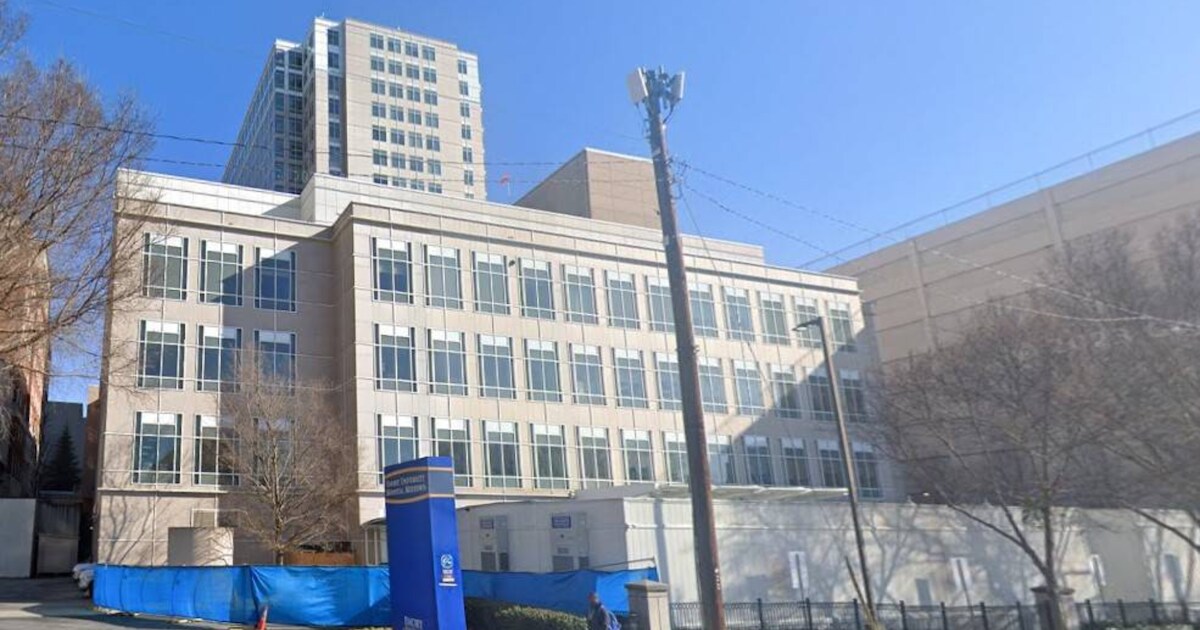 Amerikaan klaagt ziekenhuis aan nadat personeel stuk schedel ...