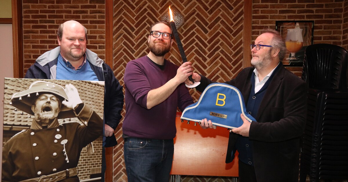 Borelleman geeft fakkel door | Heuvelland | hln.be