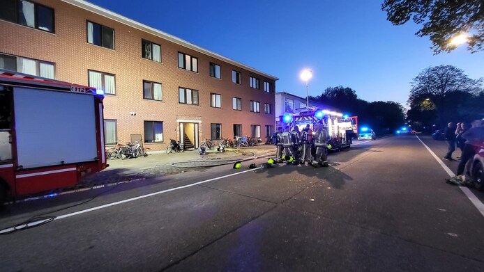 Uitslaande brand in studio aan Zelm in Mol: één bewoner van dak gehaald ...