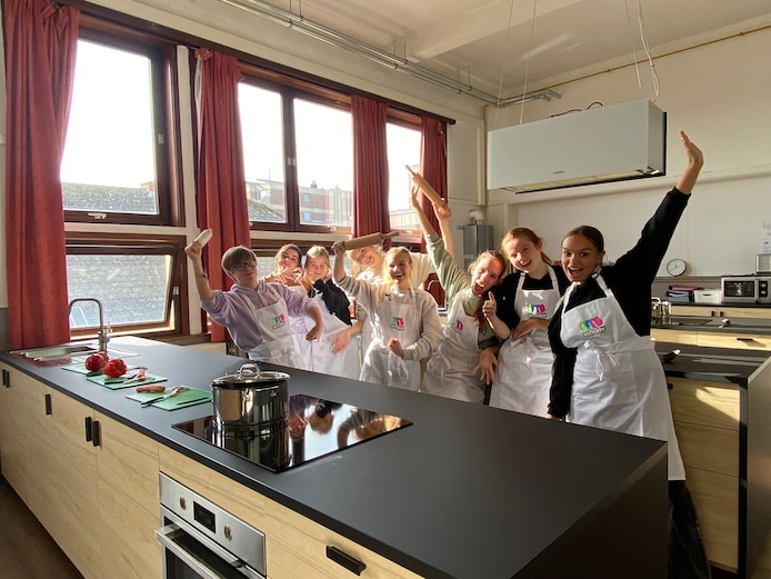 Kaas en wijnavond zorgt voor nieuwe leskeukens op Sint-Jozef | Wetteren ...