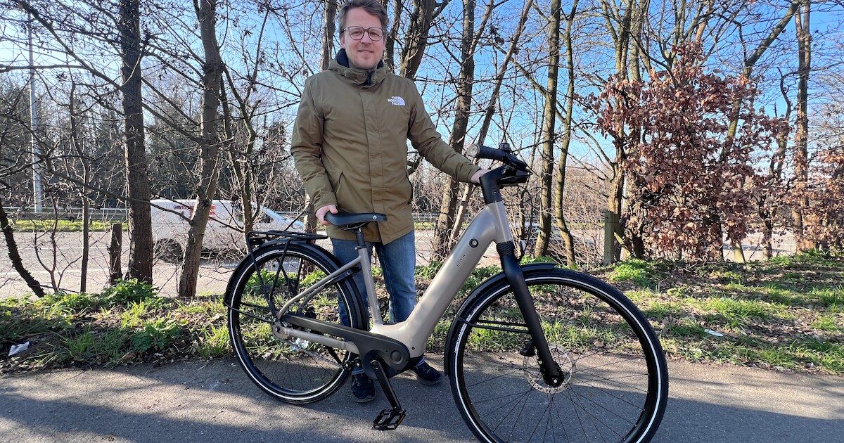 Onze fietsexpert rijdt met de eerste premium e-bike van Decathlon ...