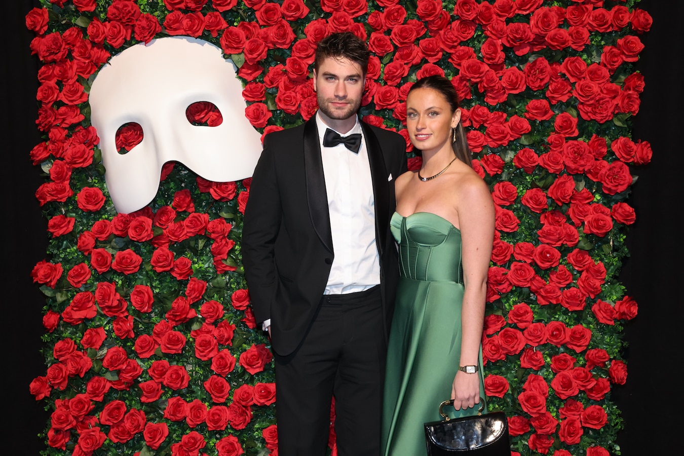 Ianthe Tavernier toont bolle buik op première ‘The Phantom of the Opera ...