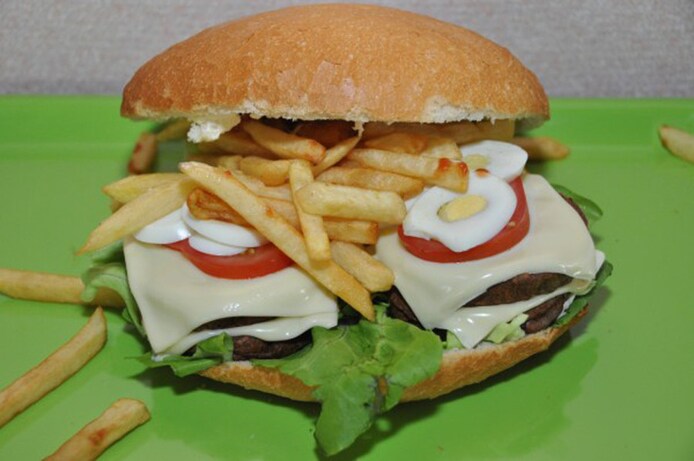 Balense Reus is maatje te groot voor Amerikaanse vreetkampioen | Het ...