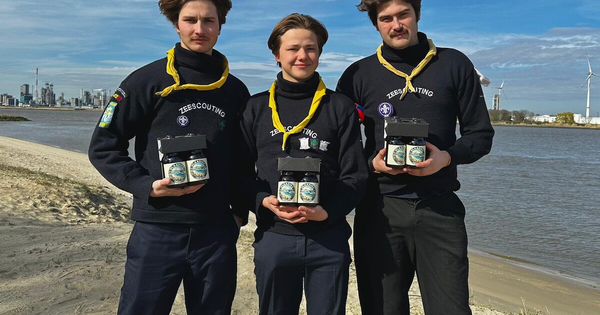 Zeescouts eren Sint-Annastrand met zelfgebrouwen bier: “We vertoeven ...