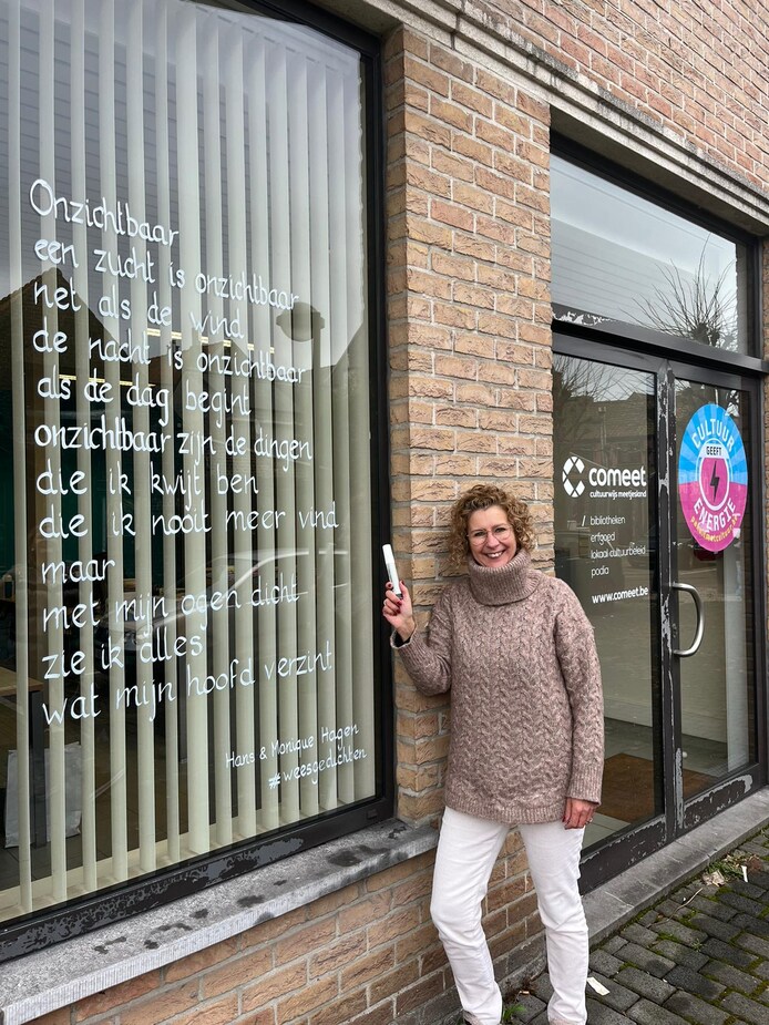 Meer dan honderd ramen in Meetjesland krijgen gedicht opgeschilderd ...