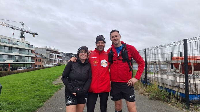 Politieman Steven (39) loopt 100 kilometer rond de Spuikom voor goede ...