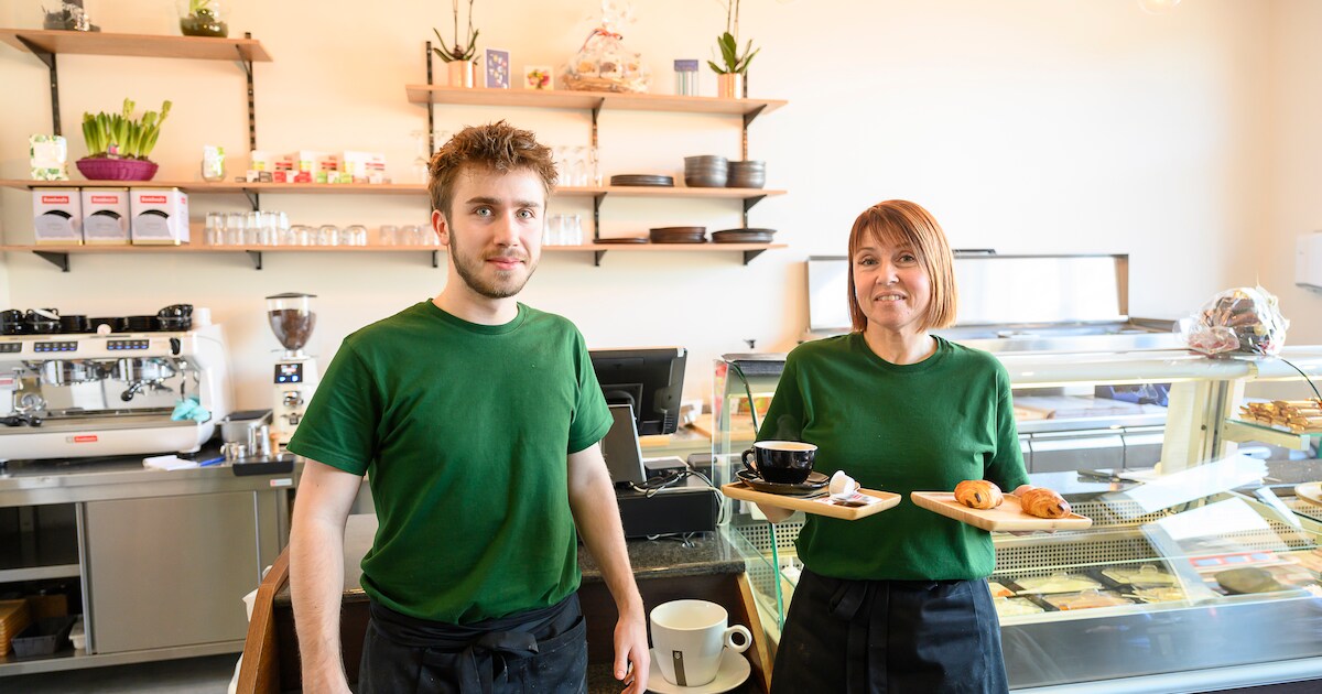 Tina (43) en zoon Ian (20) openen nieuwe ontbijt- en lunchzaak: “Al ...