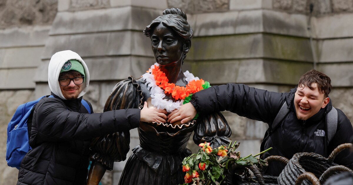 “Laat Molly met rust”: zangeres Tilly (23) roept op om beroemd ...