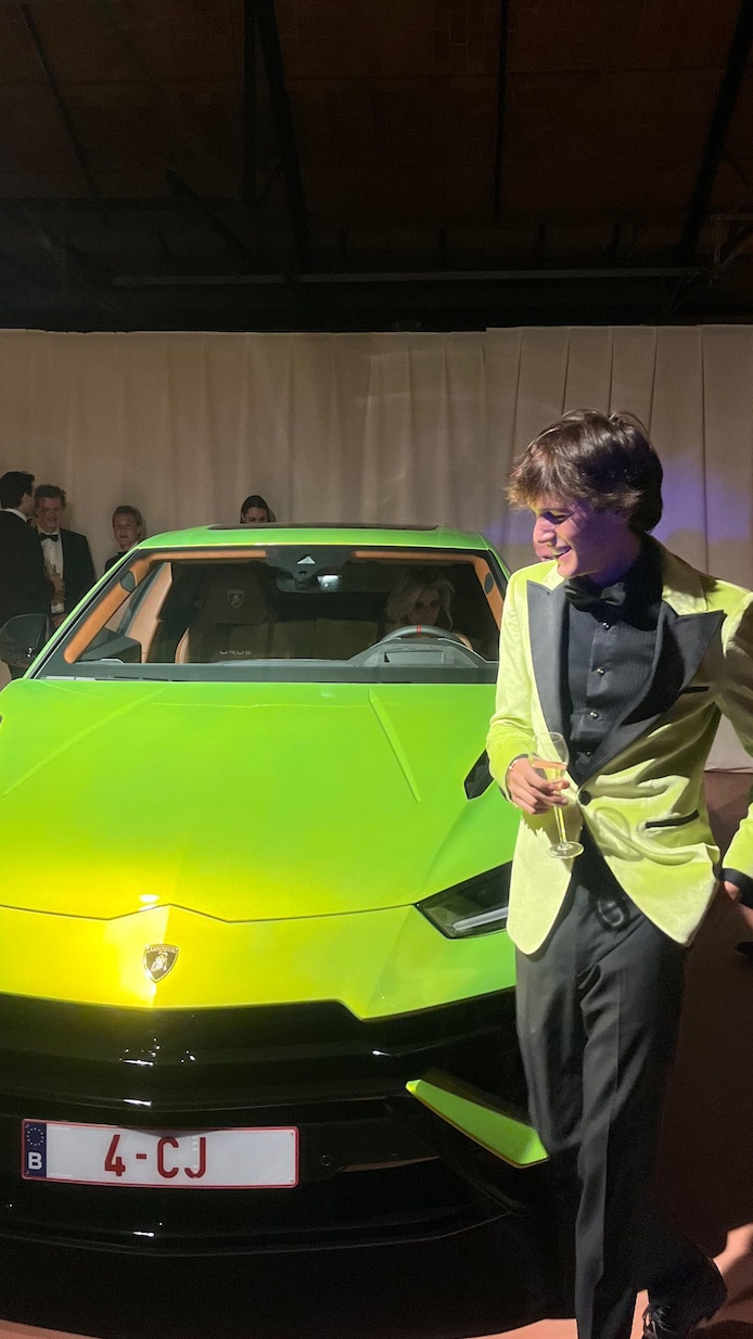 Hij gaf zijn zoon cadeautje van 305km/u, maar hoe verdient ‘Lamborghini ...