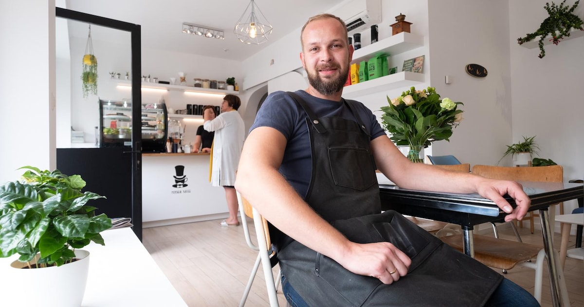 Koffiebar opent deuren onder kerktoren | Bonheiden | HLN.be