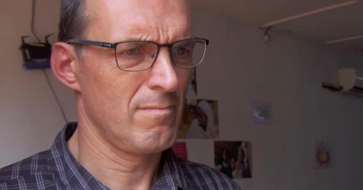 “Hij ‘legde mijn deken goed’. Met zijn hand in mijn broek”: pedopater ...