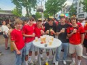 Taha (18) vluchtte uit Iran en stond op de Markt van Wetteren te ...