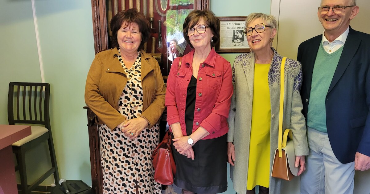 KIJK. Familie van Louis Peeters schenkt zijn klompenkast aan ...