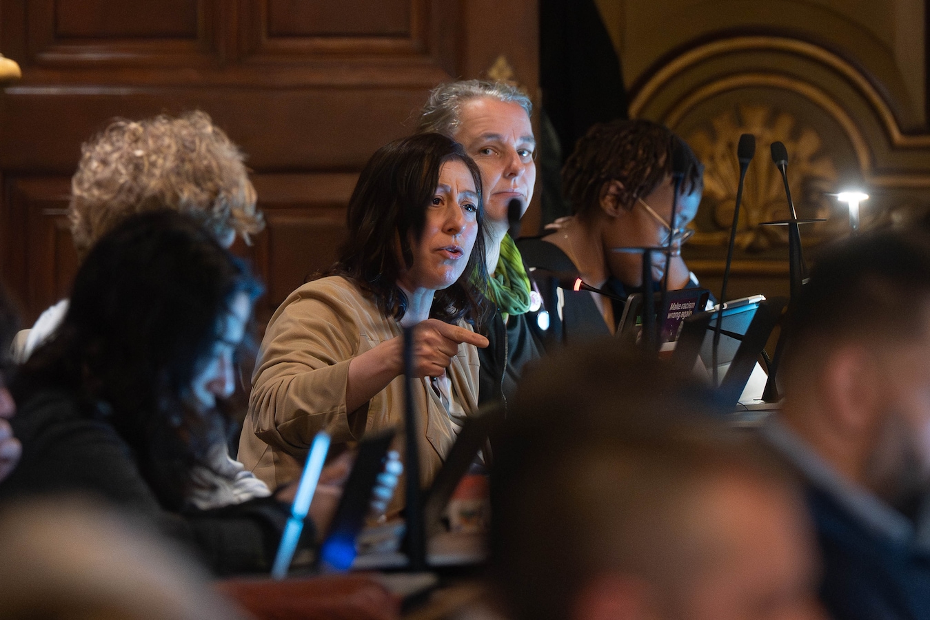 Vooruit en linkse oppositie willen Israëlische vlag aan Antwerps ...