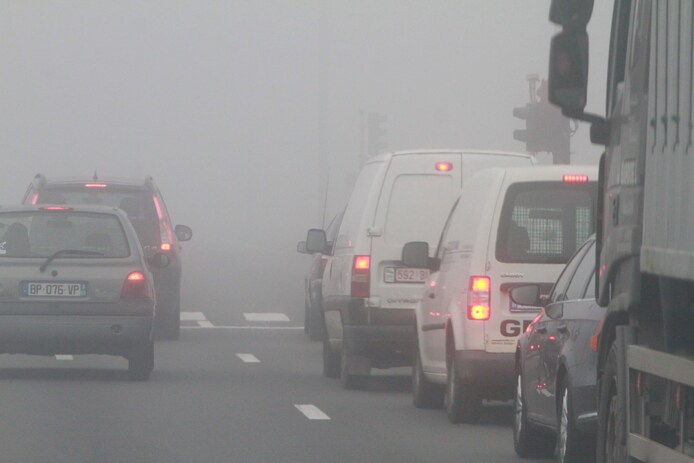 Code geel voor dichte mist, ook op de baan: wanneer moeten je ...