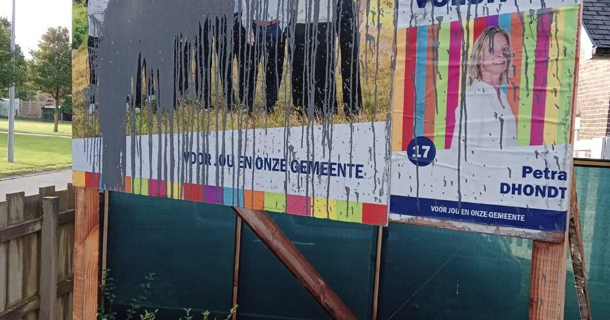 Affiches van Samen Voluit al voor tweede keer geviseerd door vandalen ...