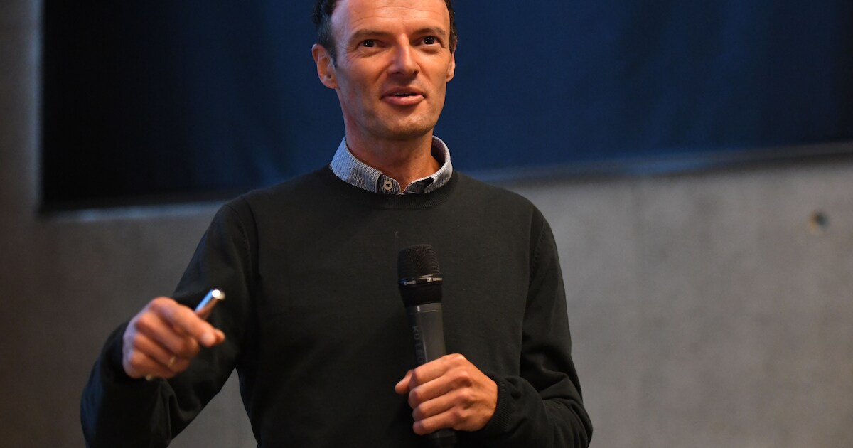 Bijzondere lezing kankerspecialist Johan Swinnen | Regio | HLN.be