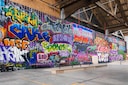 Zes street-art-legendes zetten gigantisch werk op blanke muur aan ...