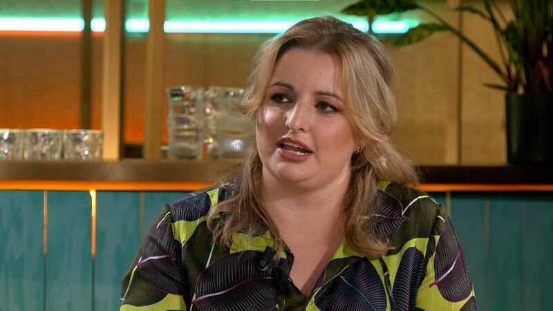 Jacotte Brokken werd zwaar gepest op school: “Er is nog steeds een stem ...