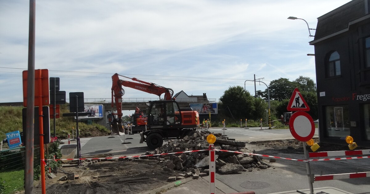 Zwart kruispunt Raapstraat wordt veiliger gemaakt: “Bredere fietspaden en vierkant groen” | Sint ...