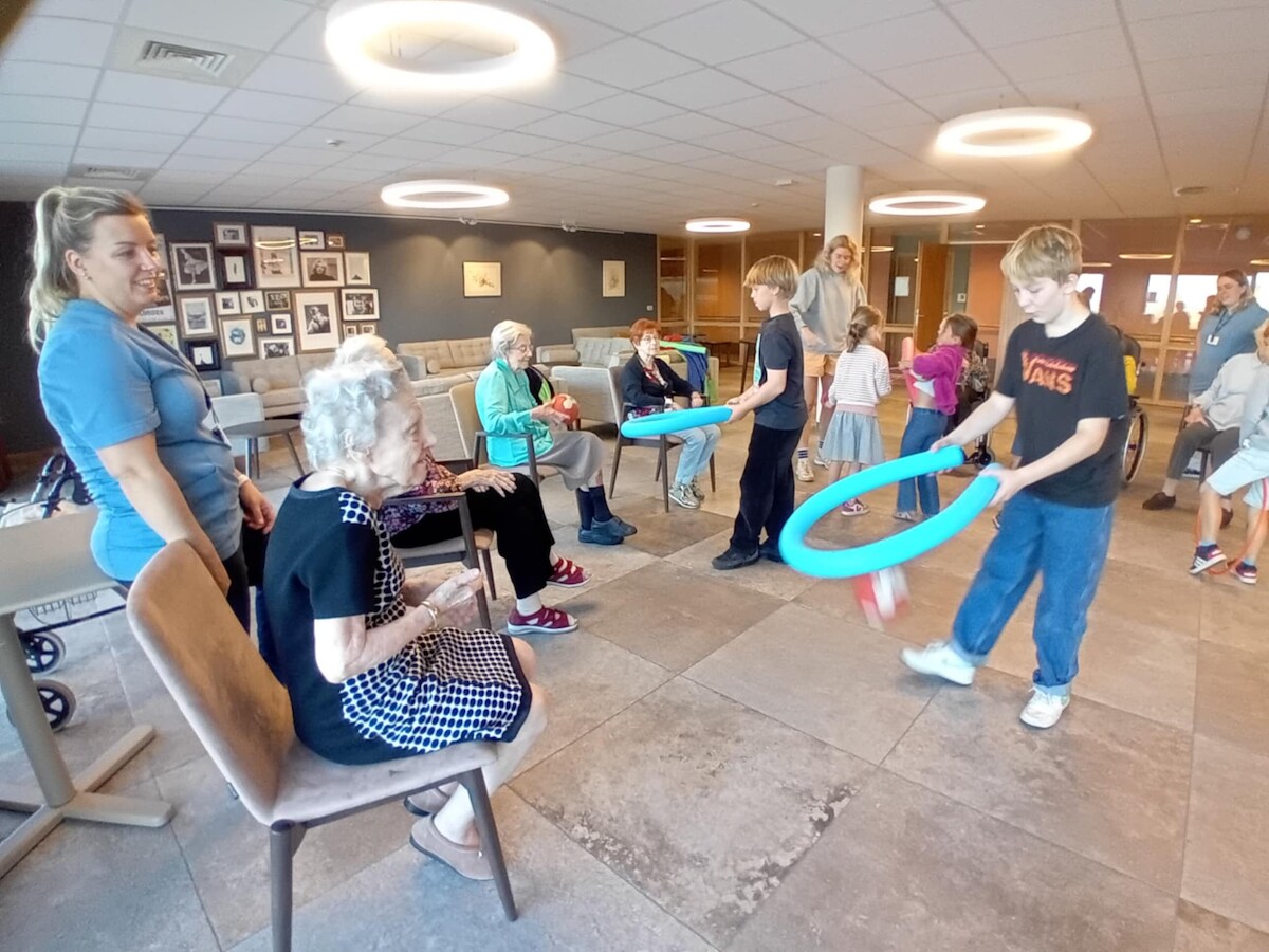 Voor overleden papa Dries (39) steunen leerlingen De Boomhut ...