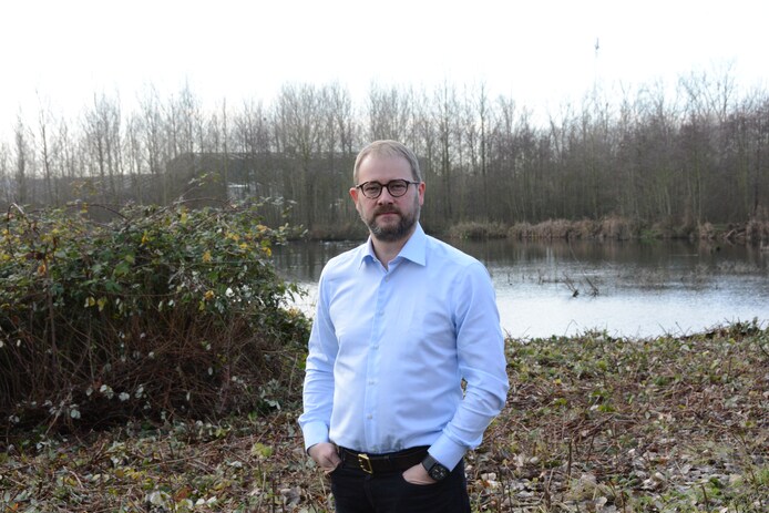 Schepen Dimitri Van Laere (N-VA) stapt op tijdens gemeenteraad na ...