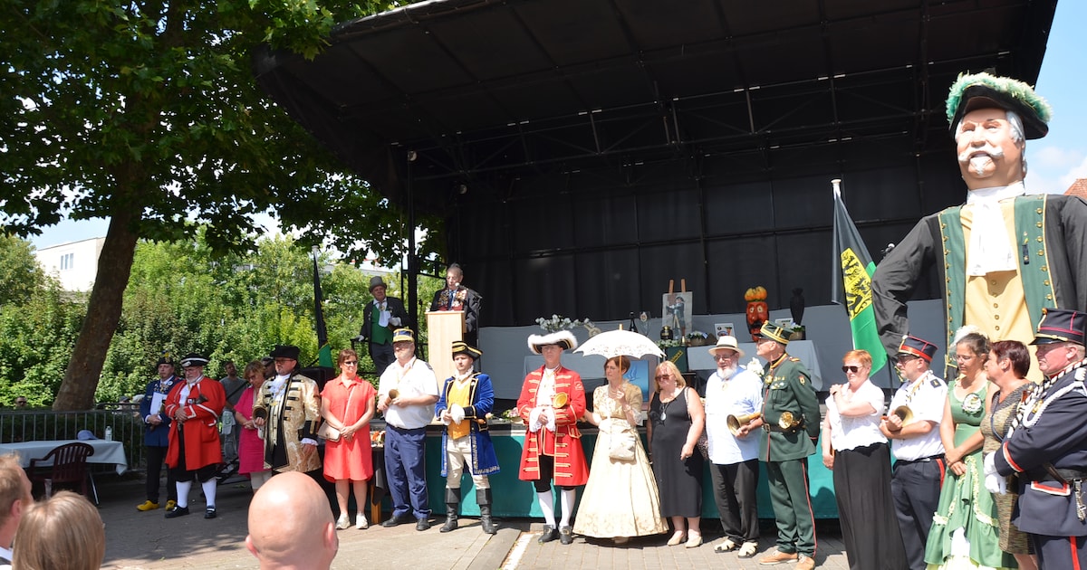 Pakkend afscheid van belleman en ereburger Hans Van Laethem: “Ninove heeft een stuk van haar ...