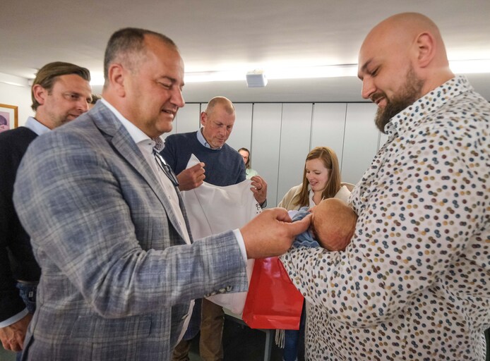 Waregem telt voor het eerst 40.000 inwoners, Jenna-Lou krijgt meteen ...