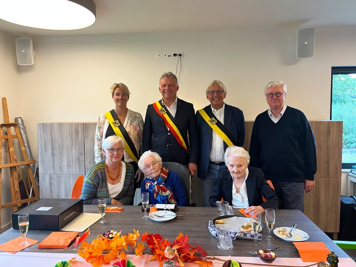 Burgemeester bezoekt Raymonde in Huize Westerhauwe voor 103de ...
