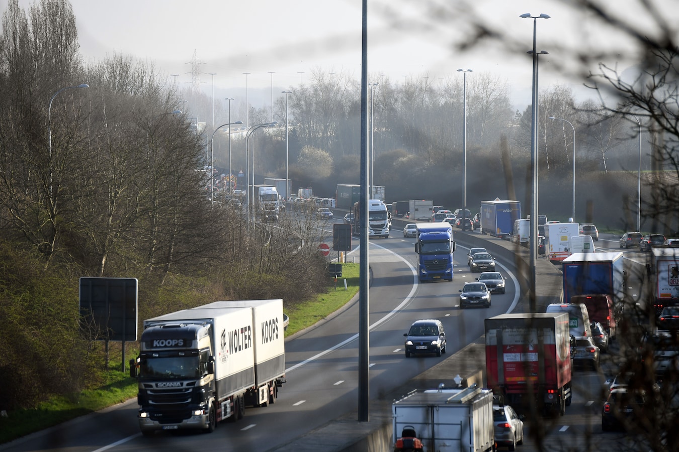 Ruim half uur file op E314 vanaf Heverlee door twee ongevallen in ...