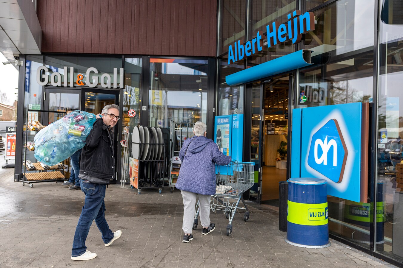 "Je kan tot 300 euro per jaar verdienen": als statiegeld-toe­rist naar ...