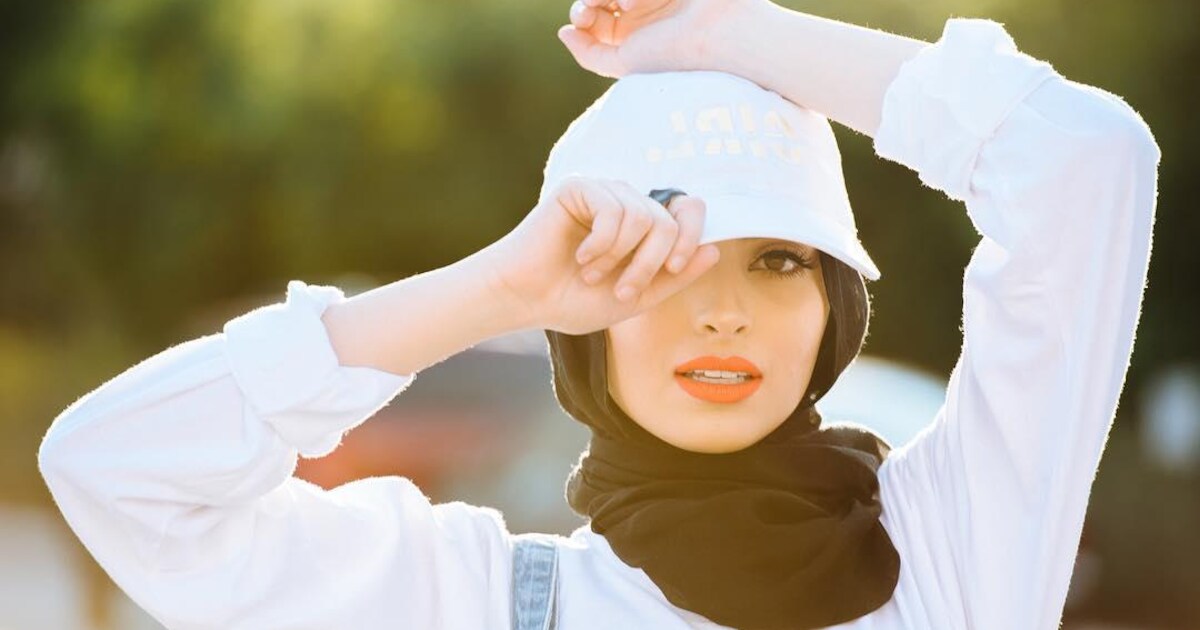 Voor het eerst een model met hijab in Playboy | Mode & Beauty | HLN.be