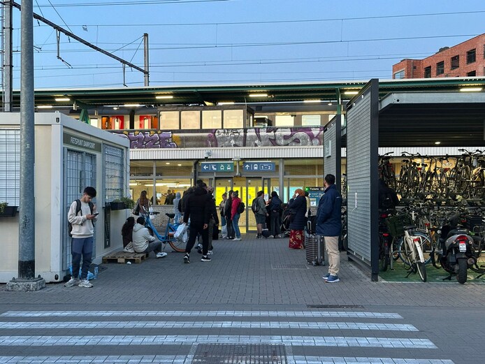 Station Gent-Dampoort opnieuw vrijgegeven na sweeping: verdacht pakket ...