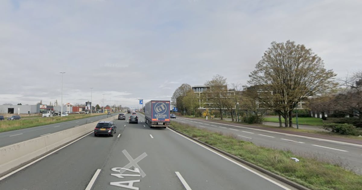Ruim half uur file op A12 richting Antwerpen vanaf Aartselaar tot Wilrijk | Wilrijk | hln.be