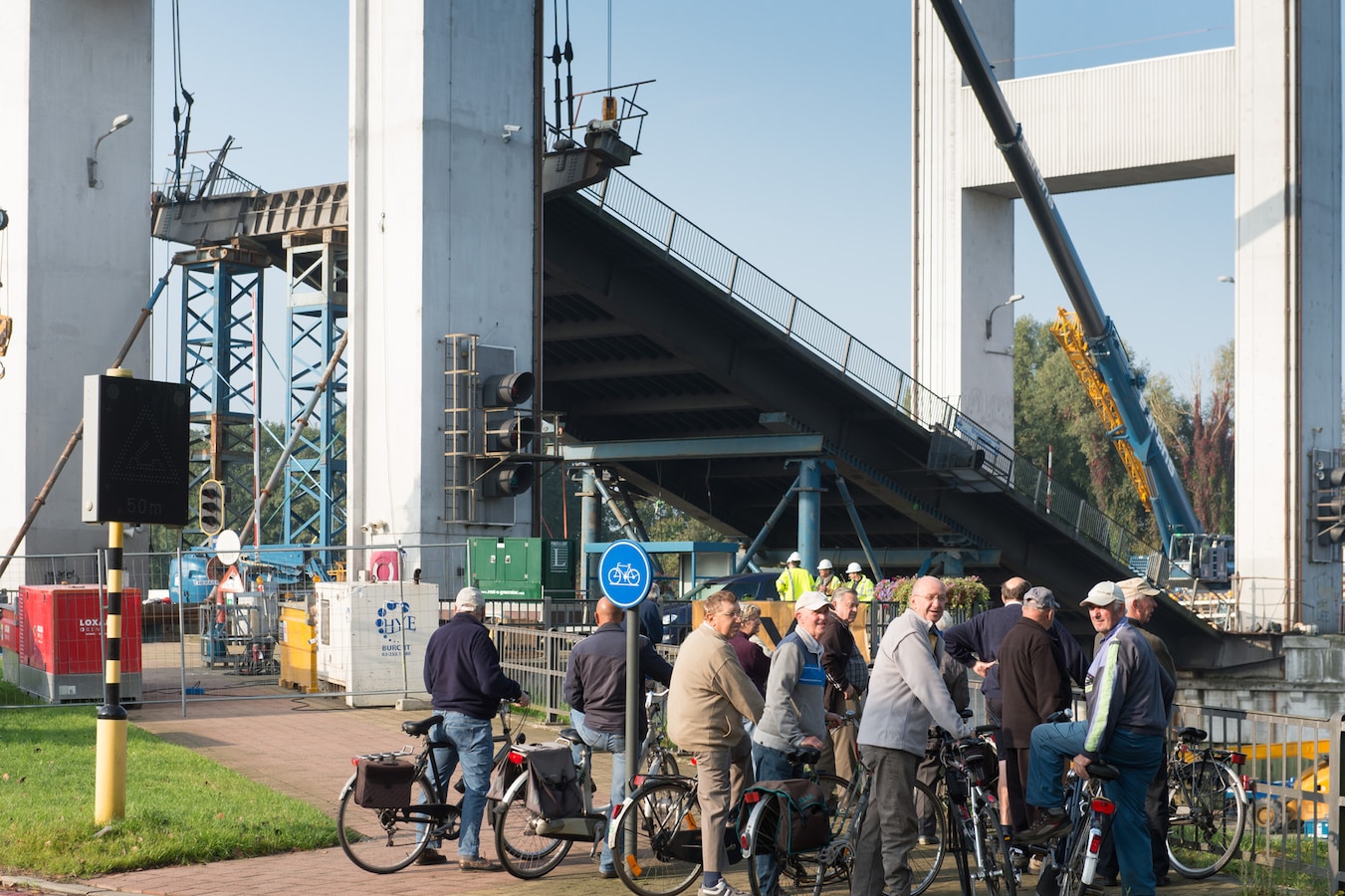 Scheve Brielenbrug na elf dagen 'getakeld' | Foto | hln.be