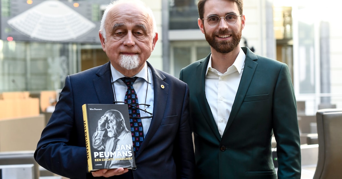 Jan en zoon Wim Peumans samen op podium in Wijnegem: lezing ‘Een zachte ...