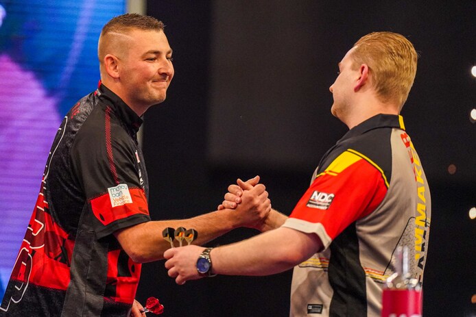 Michael Smith wint finale in Leeds van Price, Dimitri Van den Bergh ...