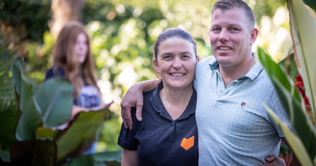 Birte (16) doorworstelt pubertijd met alopecia: “Zonder pruik van ...